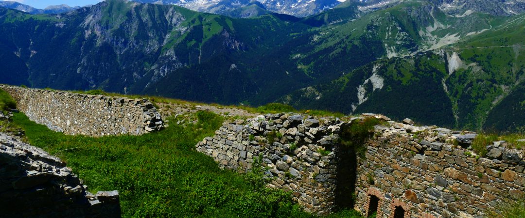 Piemonte, Col di Tenda: trekking ai forti sabaudi tra storia e natura