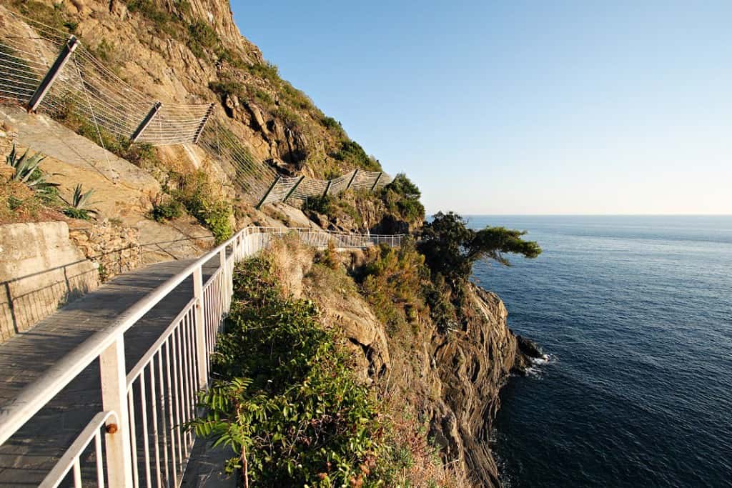 Cinque Terre, dopo 12 anni riapre la Via dell'Amore: uno degli itinerari più iconici al mondo ...