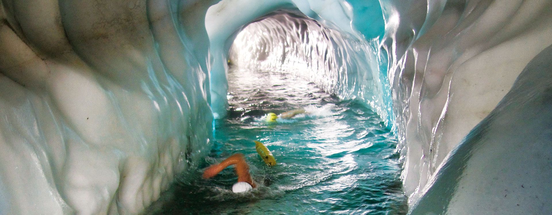 Tirolo da brivido: trekking e nuoto nel ghiacciaio Hintertux