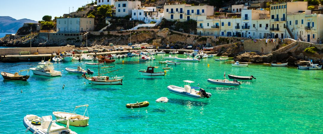 Sicilia, Egadi: trekking a Marettimo tra mare e case bianche