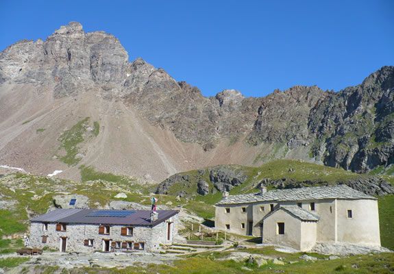 Trekking in montagna con notte in rifugio? ecco 25 itinerari per vivere ...