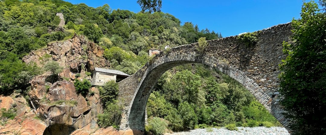 Trekking vicino Torino: alla scoperta di Lanzo, tra natura e poesia