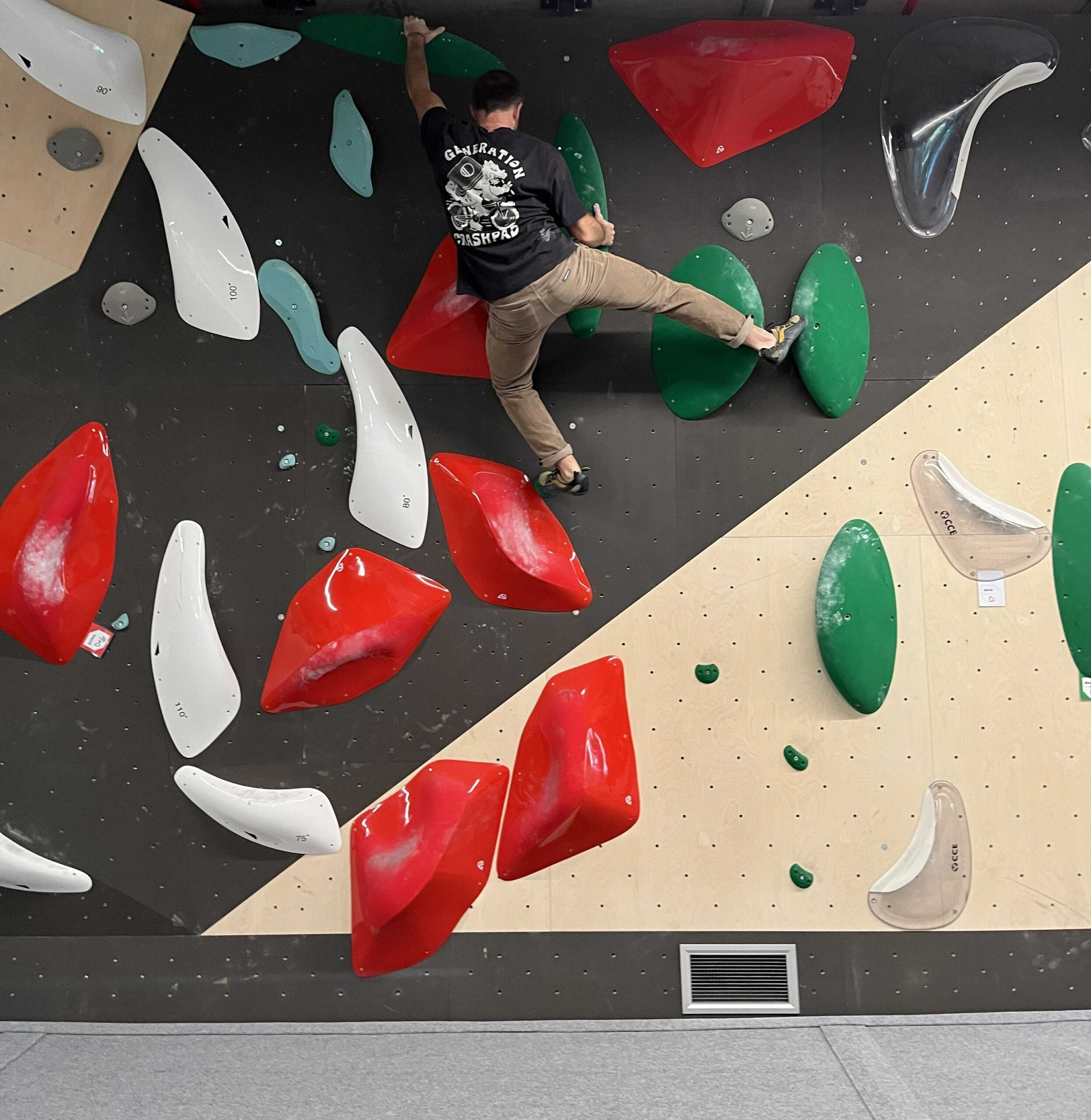 1100 mq di parete d'arrampicata: Salewa inaugura il nuovo Cube a ...